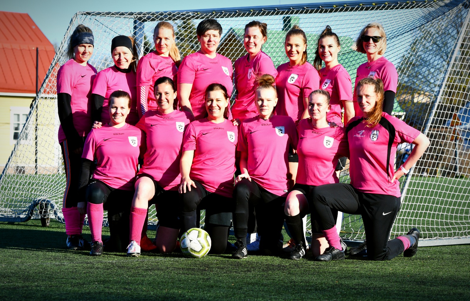 FC Pink Ladies Nimenhuuto.com: fotboll, Borgå, damer. Teamets hemsida ...